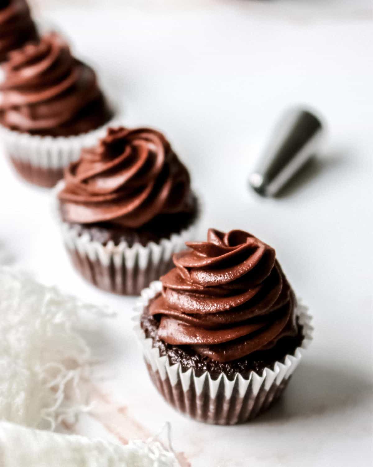 Mini Cupcakes with Cream Cheese Frosting - Chopnotch